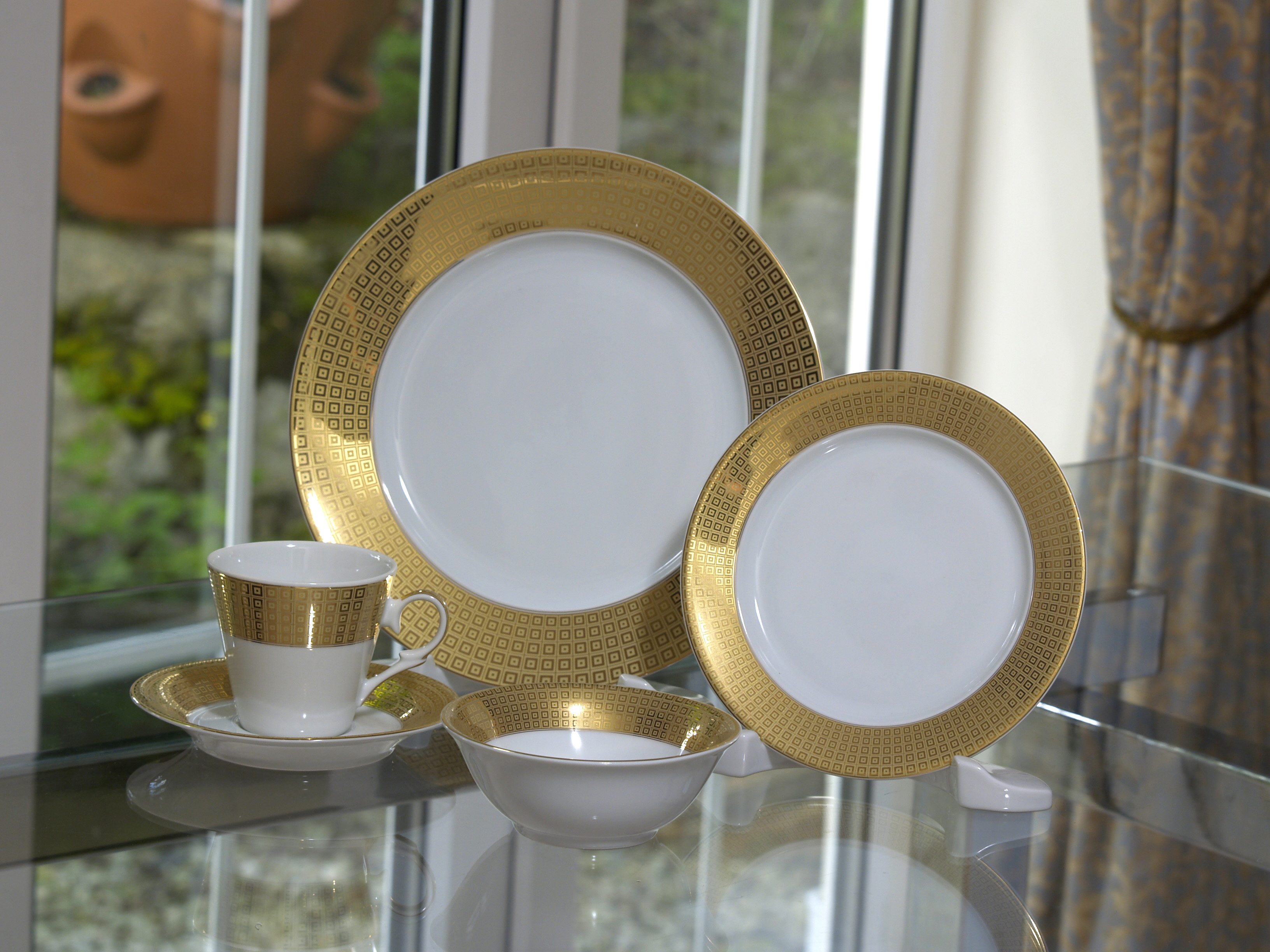 GRANDEUR GOLD SQUARES 96 PIECE DINNER SERVICE - 28 Piece Dinner Set ...